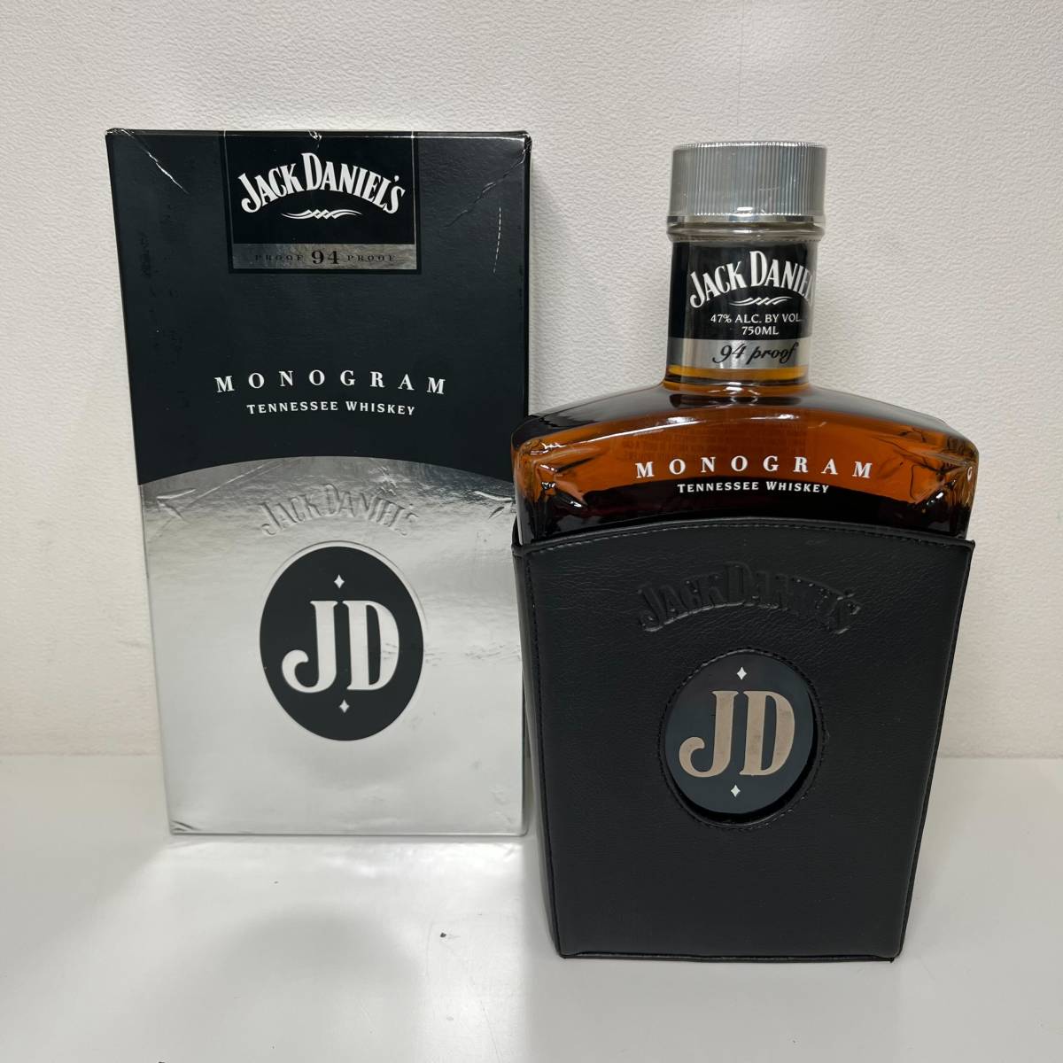 【やや傷や汚れあり】@【売り切り】JACK DANIEL'S ジャックダニエル MONOGRAM モノグラム ウイスキー 47％ 750mlの ...