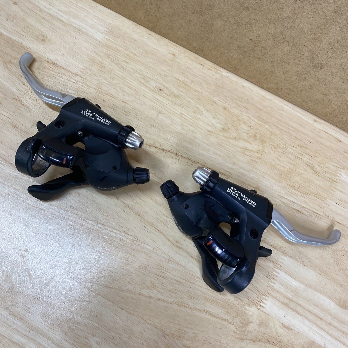 【傷や汚れあり】ビンテージ シマノ デオーレXT シフト・ブレーキレバー 3×8s SHIMANO DEORE XT ST-M738 中古 MTB クロスバイク の落札情報詳細 - Yahoo ...