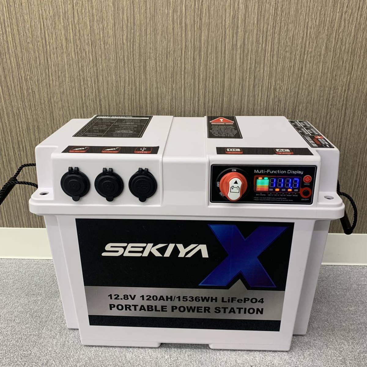 【未使用に近い】【S0403②】SEKIYA ポータブル電源 SDB-1510 家庭用蓄電池 発電機 充電コード 並列プラグ セット 大容量 キャンプ 12.8V 120AH 1536whの ...