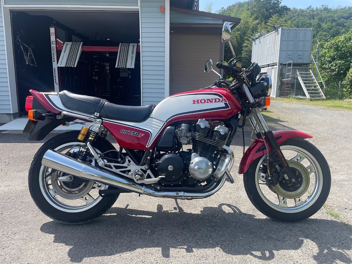 【目立った傷や汚れなし】CB750F【30年間室内保管 ノンレストア 極上車オリジナル塗装】 令和6年8月まで車検あり 初年度登録昭和61年 おまけスペアエンジン有りの落札情報詳細 ...