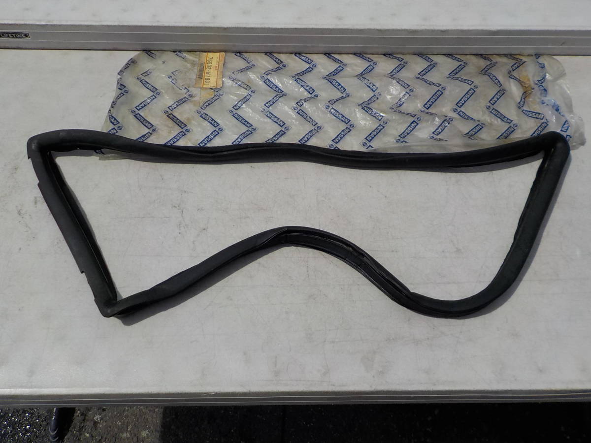 【未使用】ダットサン サニー クーペ KB110 リアサイド窓 ウエザーストリップ 右ボデー側 純正新品 当時物 B110 GX5 DATSUN 1200 SUNNY 76802-H1801の ...