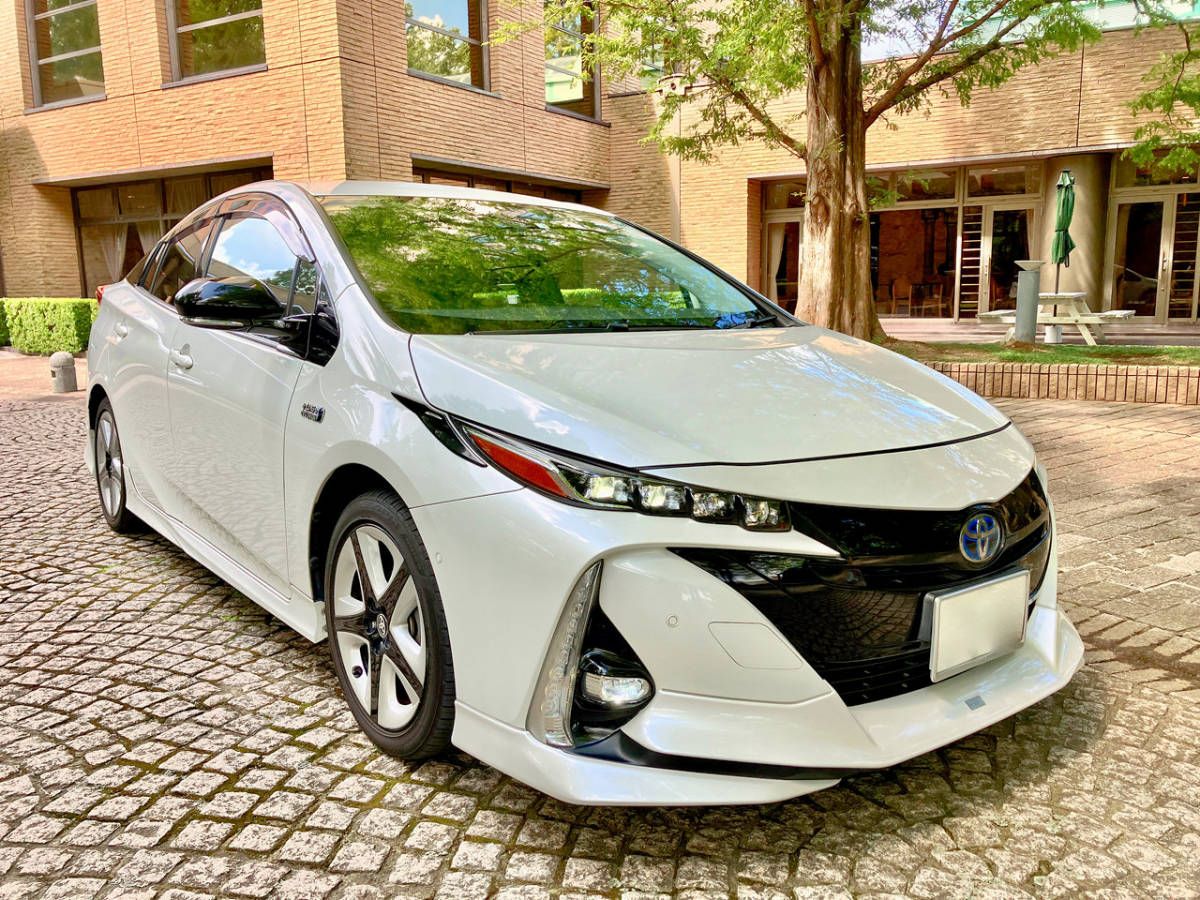 【走行距離 165,300 km】【TRD＆MODELLIST】プリウスPHV/プラグインハイブリッド/純正11.6縦型ナビ/Bカメラ/Bレザー/セーフティーセンス/検R6年3月6日/1 ...