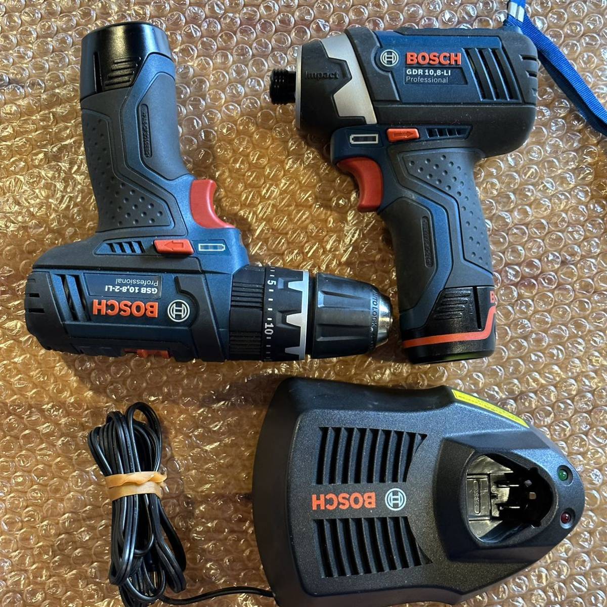 【目立った傷や汚れなし】[送料無料] BOSCH ボッシュ 10.8Vプロフェッショナルシリーズ インパクトドライバーと振動ドリルのセット ...