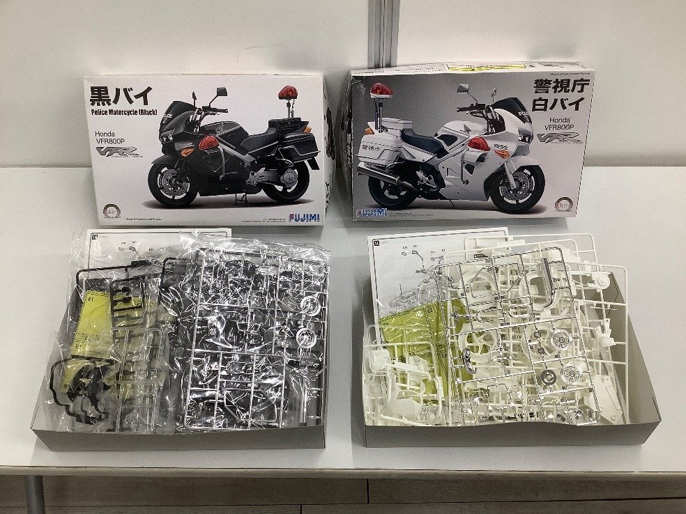 【未使用に近い】FUJIMI フジミ HONDA VFR800P 白バイ(開封済 パーツOK) 黒バイ 1/12 未組立 箱にヤブレ有 ACBF 未使用品の落札情報詳細 - Yahoo ...