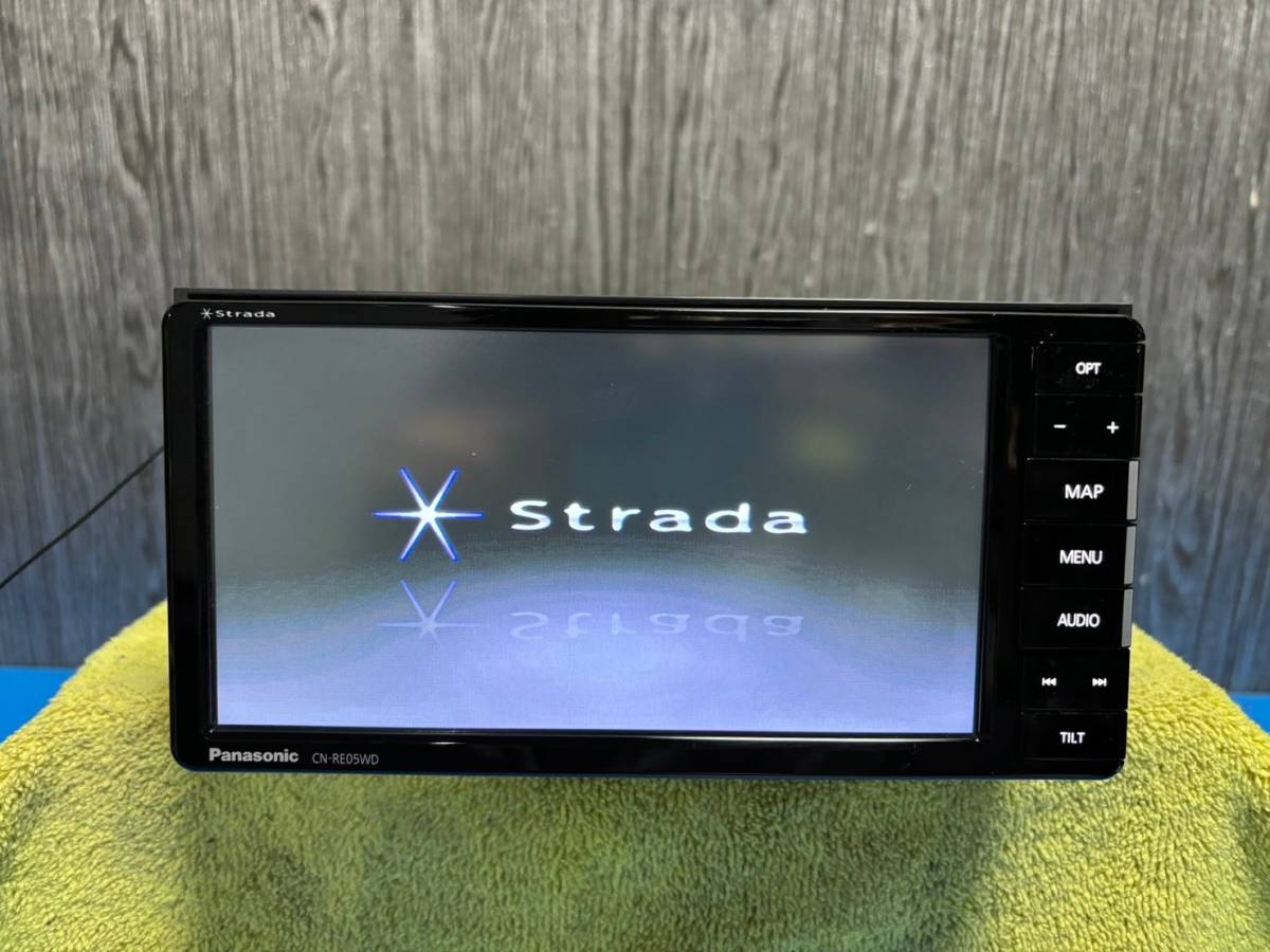 【やや傷や汚れあり】☆Panasonic strada パナソニック ストラーダ CN-RE05WD メモリーナビ※地図SD欠品☆ ...