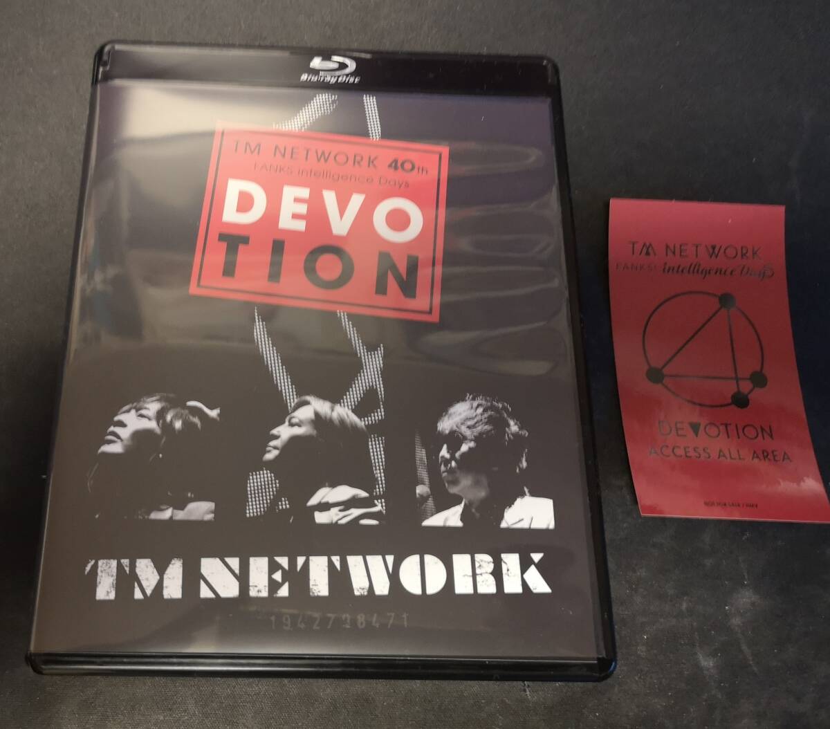 【未使用に近い】TM NETWORK 40th FANKS intelligence Days ～DEVOTION～LIVE Blu-ray HMV限定 スタッフパス レプリカステッカー付きの ...