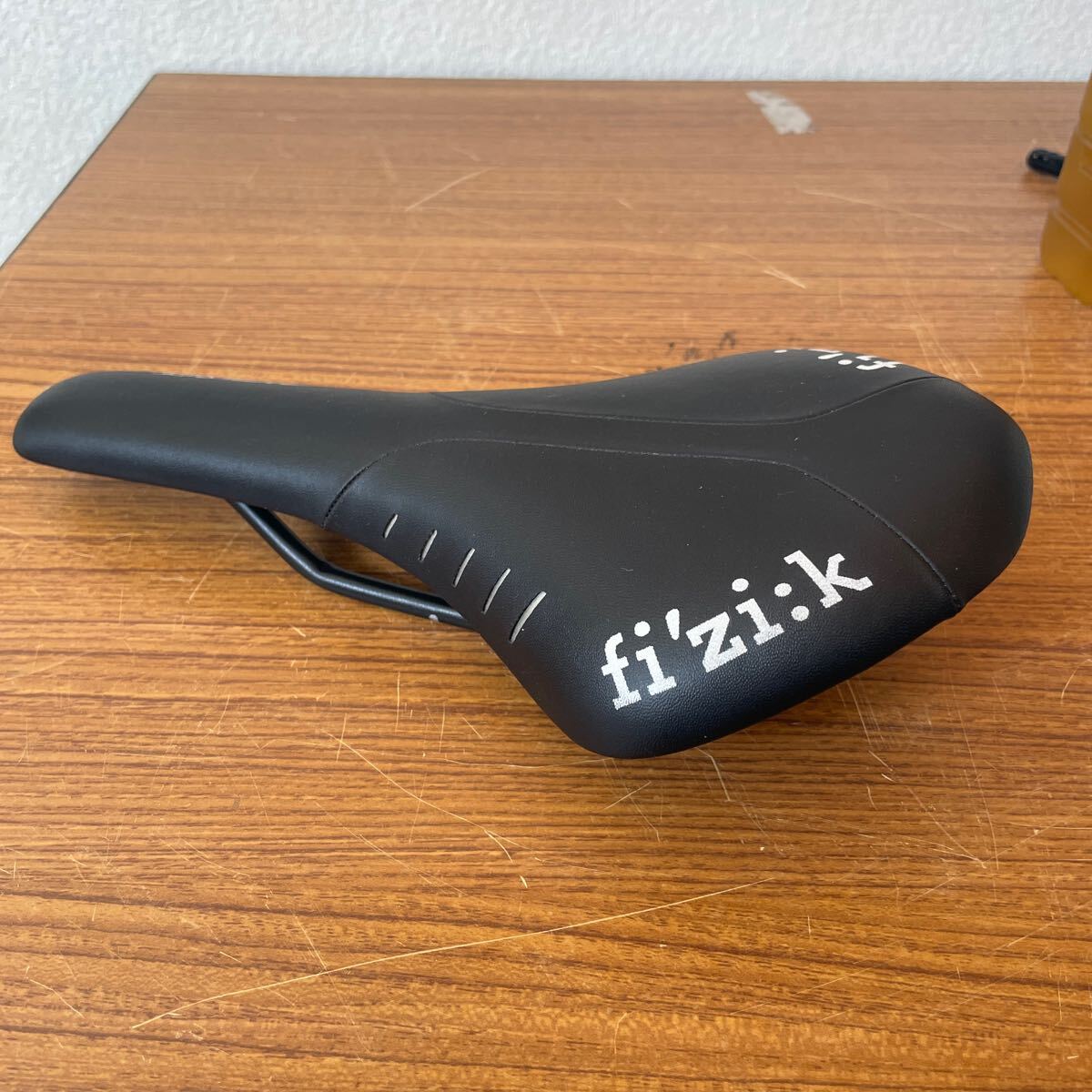 【目立った傷や汚れなし】fi'zi:k フィジーク サドルの落札情報詳細 - Yahoo!オークション落札価格検索 オークフリー