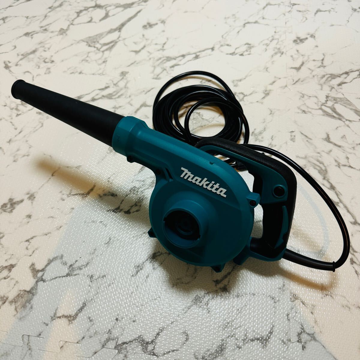 【目立った傷や汚れなし】☆極美品☆makita マキタ makita ブロワ UB1102 無段変速 100V ブロワー 送風機 DIY 日曜 ...