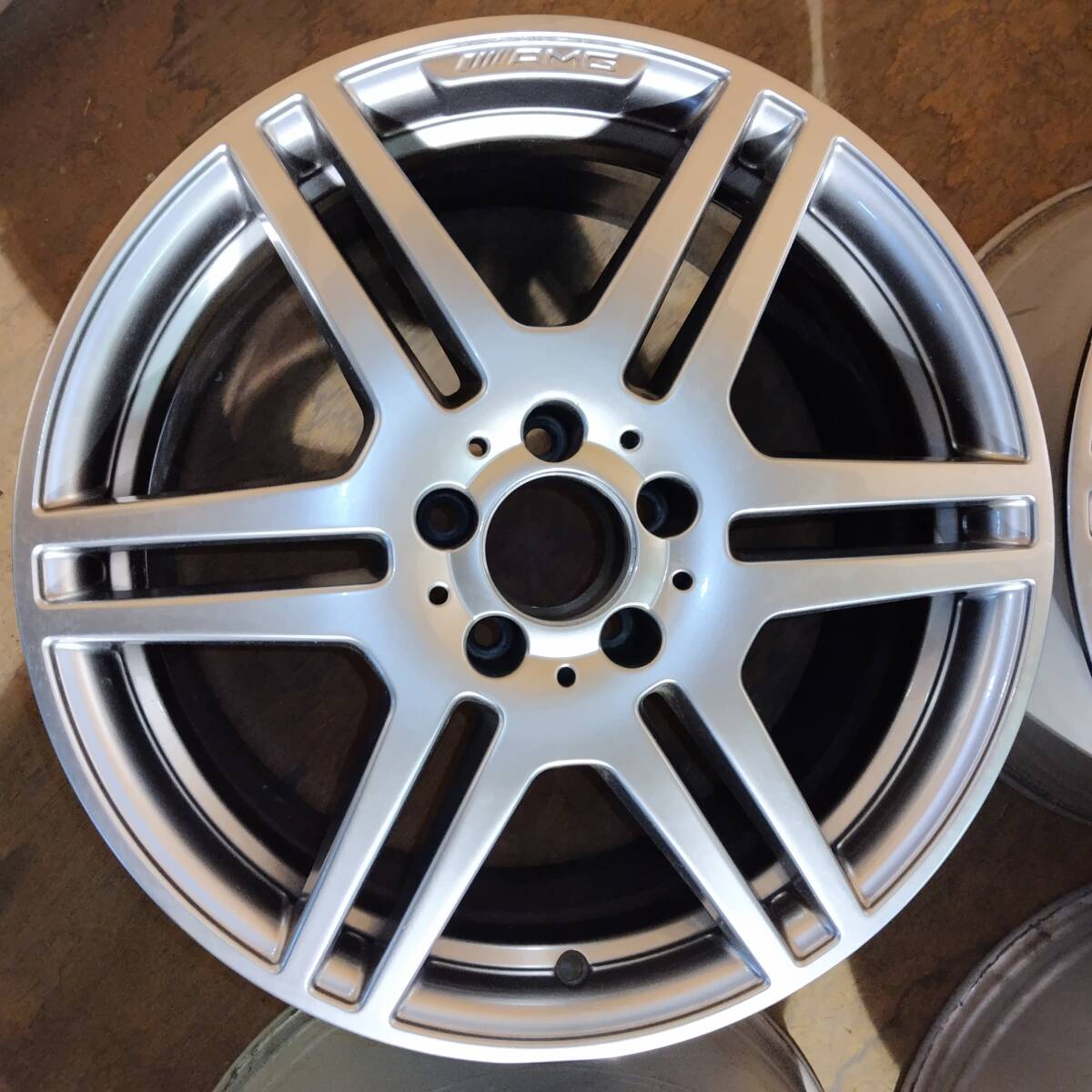 【やや傷や汚れあり】中古 美品 メルセデスベンツ AMG 純正 アルミホイール 4本セット 再塗装 Eクラス W212 2124012302 ...