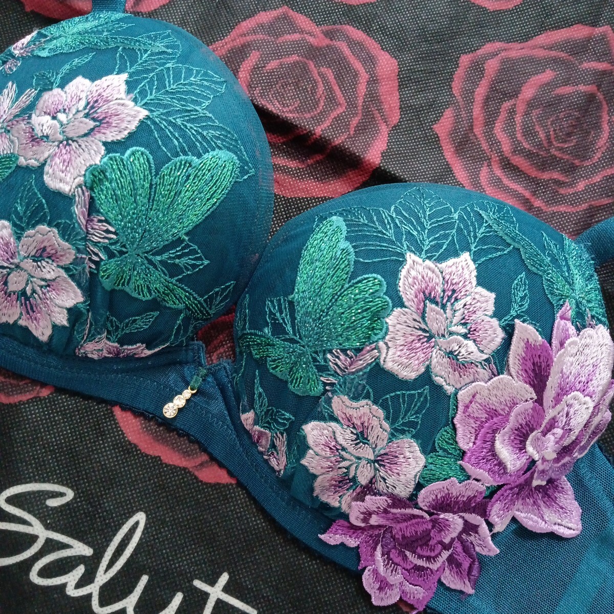 【未使用】40周年記念品 新品タグ付き Wacoal サルート 83 マリリンモンローE70 フロントXブラ ブラジャー ブラ単品 コレクション整理品 BSの落札情報詳細 - Yahoo ...