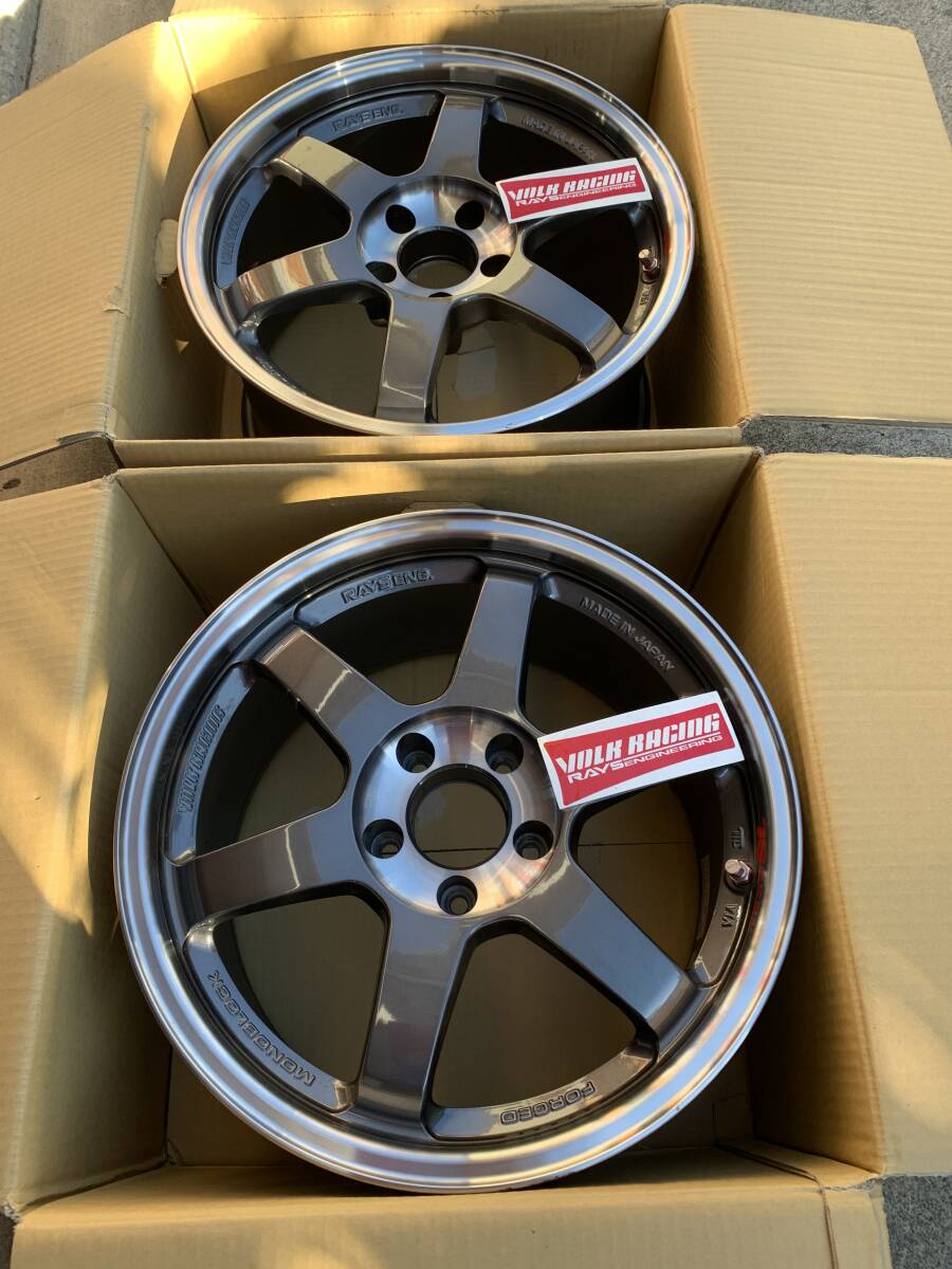 送料無料 レイズ ボルクレーシング TE37 8.5J 9.5J 245/40R18 255/35R18 PCD 114.3 5H RAYS VOLK RACING ホワイトの落札情報詳細 ...