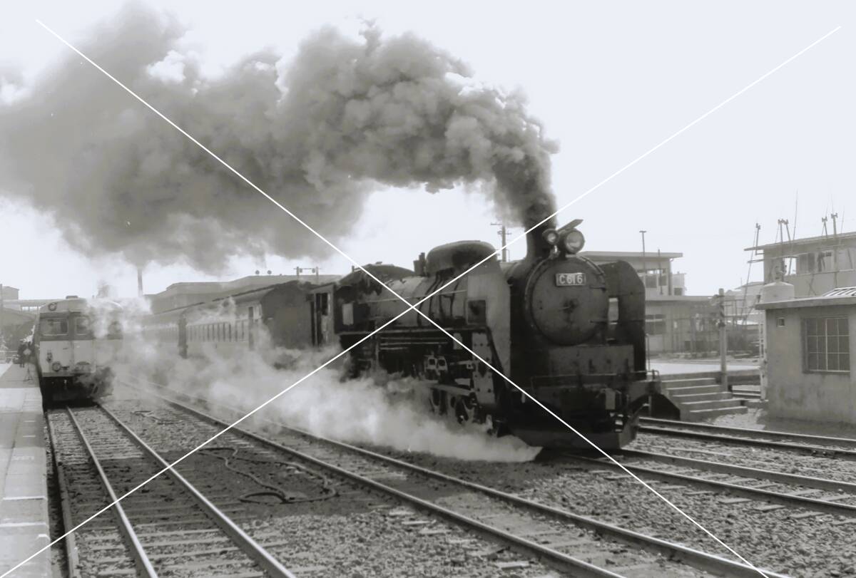 【目立った傷や汚れなし】最終コマ！C61-6〔青〕+PC＝昭和40年代のSLモノクロネガ35mm1コマ#35/秋田駅出発/833客レ/S43.3.28/著作権譲渡証明書=有りor無しの落札情報 ...