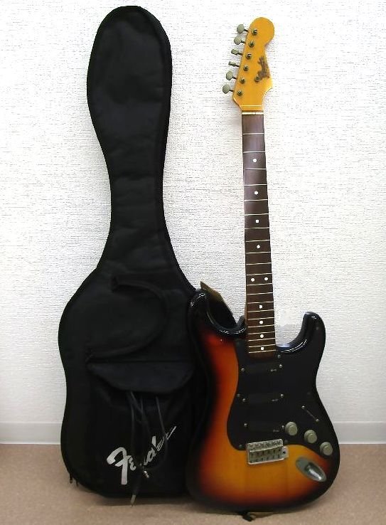 【傷や汚れあり】[ZEROnet]★1円 Fender JAPAN? エレキギター ストラトキャスター ジャンク フェンダー ジャパン? 弦無し ケース付き 動作未確認★R612-25の落札 ...