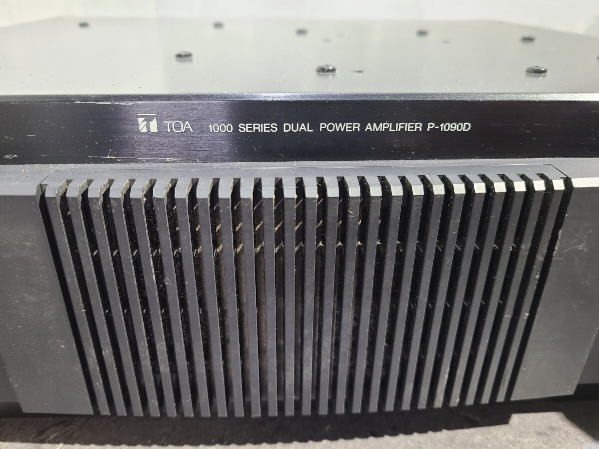 【傷や汚れあり】【現状品】管1K14 TOA DUAL POWER AMPLIFIER model P-1090D パワーアンプ 通電OK ...