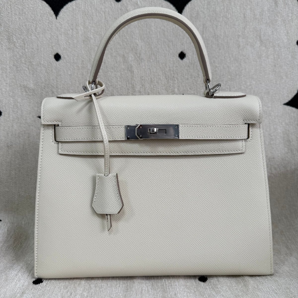 8DN213 HERMES エルメス プレート 皿 蝶 バタフライ シエスタ i1404の落札情報詳細 - Yahoo!オークション落札価格検索 オークフリー