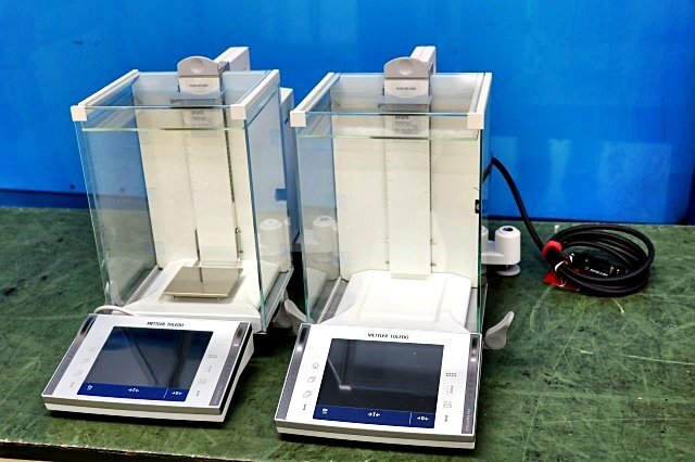 【やや傷や汚れあり】METTLER TOLEDO/メトラートレド 分析天びん XP205DR×2台+プリンタ LC-P25×2台+電気除去装置 ...