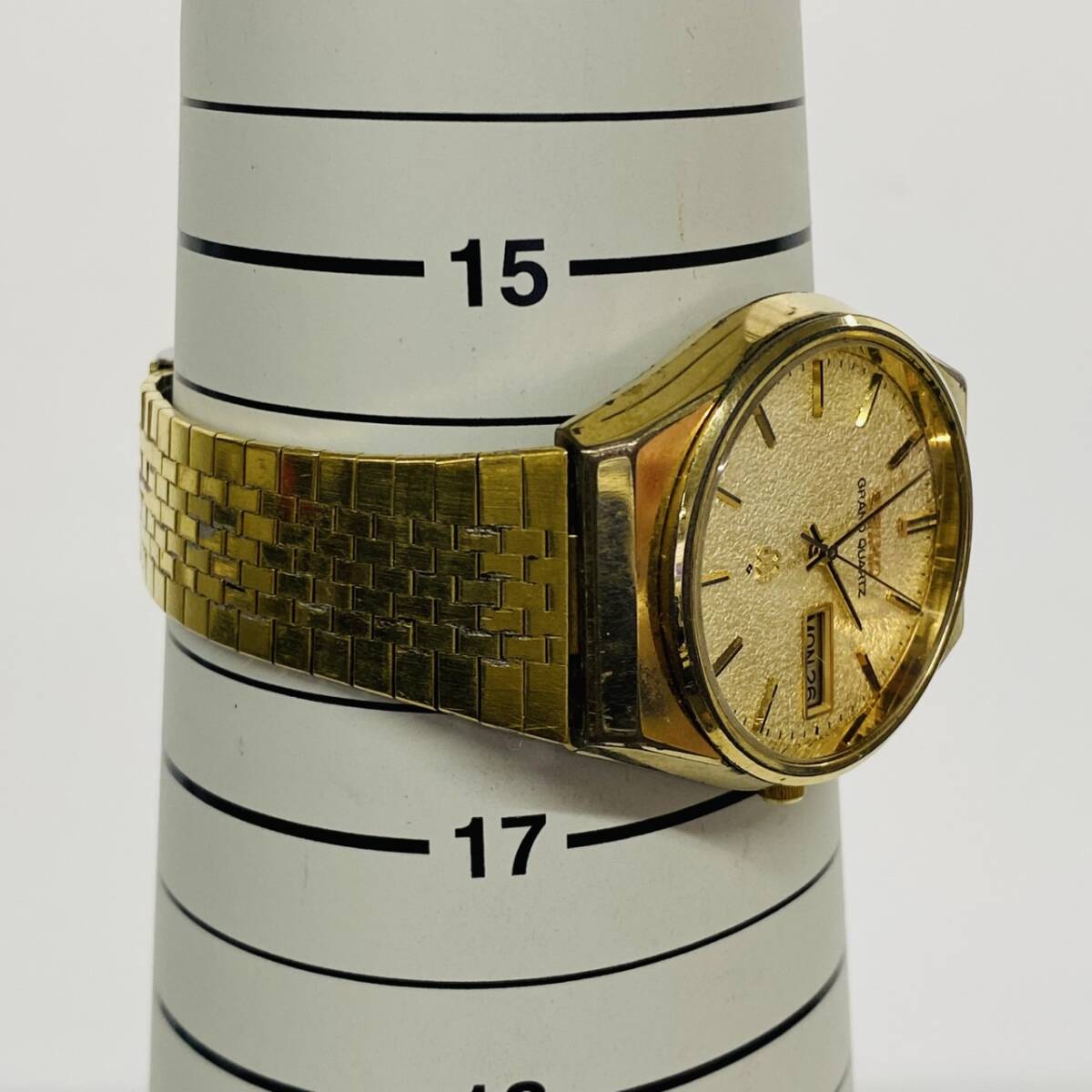 【やや傷や汚れあり】稼働品 1円～☆SEIKO セイコー QZ メンズ腕時計 GRAND QUARTZ グランドクオーツ 9943-8020 ゴールド文字盤 デイデイト/REC418-200の ...
