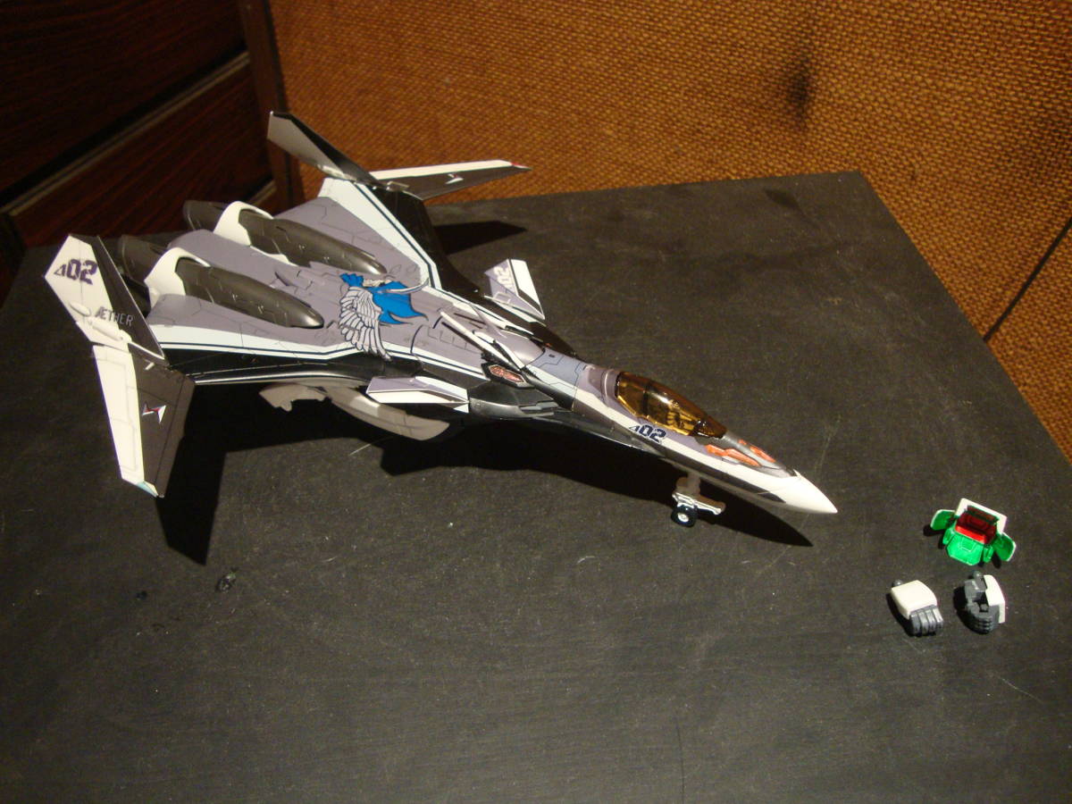 マクロス VF-31Fジークフリード (メッサー・イーレフェルト機) 1/72 完成品の落札情報詳細 - ヤフオク落札価格検索 オークフリー