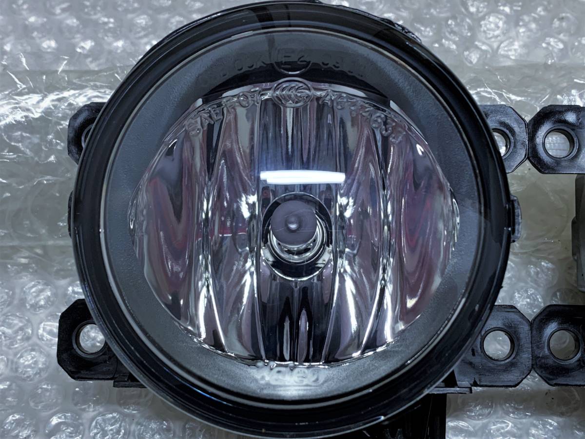 新車外し♪ 日産 純正 フォグ ランプ ライト レンズ Valeo 89211690 エルグランド E52 セレナ C26 ハイウェイスター ...