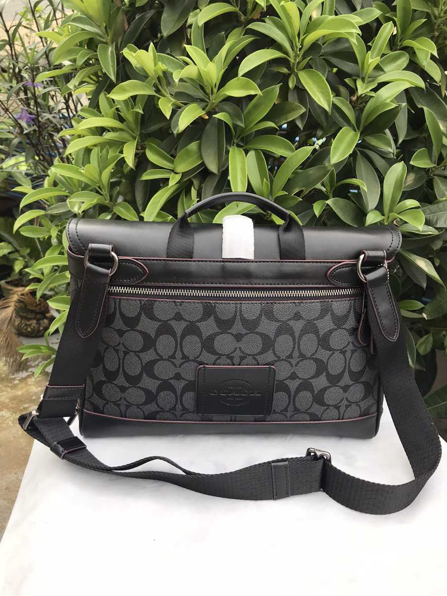 【新品】★コーチ★ COACH f50051ショルダーバッグ メッセンジャーバッグ メンズ シグネチャー レザーショルダーバッグ 肩かけ・斜め ...