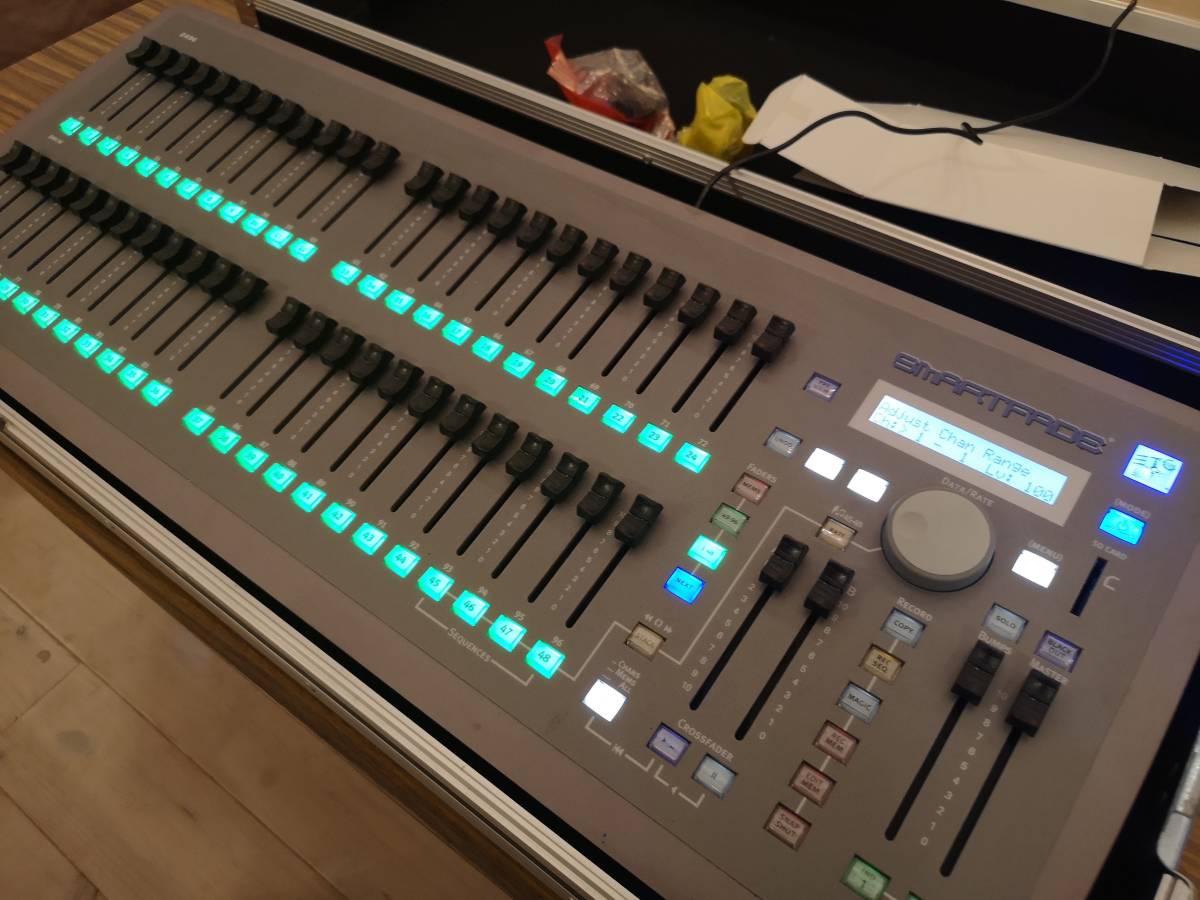 【目立った傷や汚れなし】ETC SMARTFADE 2496 中古 DMX コンソール 照明卓 FRPケース付属の落札情報詳細 - Yahoo ...
