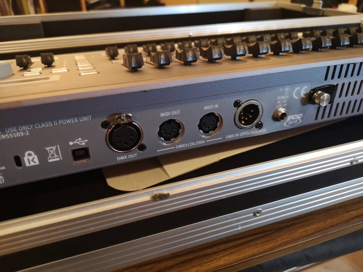 【目立った傷や汚れなし】ETC SMARTFADE 2496 中古 DMX コンソール 照明卓 FRPケース付属の落札情報詳細 - Yahoo ...