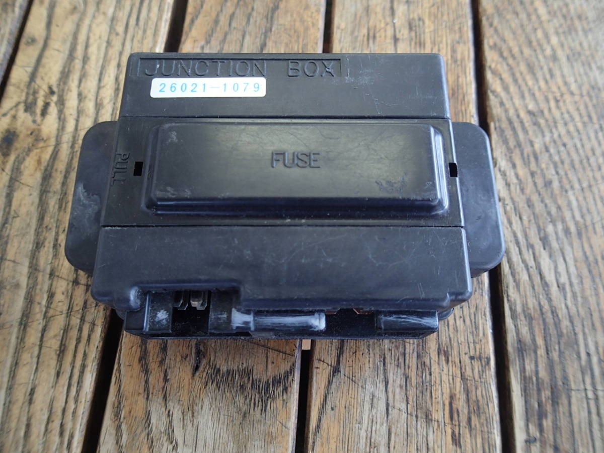 【やや傷や汚れあり】KAWASAKI 純正部品ジャンクションボックス（26021-1079）ヒューズボックス ゼファーの落札情報詳細 - ヤフオク落札価格検索 オークフリー
