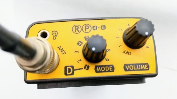 【やや傷や汚れあり】★おすすめ★サンメカトロニクス BUG PINGER バグピンガー 盗聴電波発見器 動作確認済み アンテナあり ...