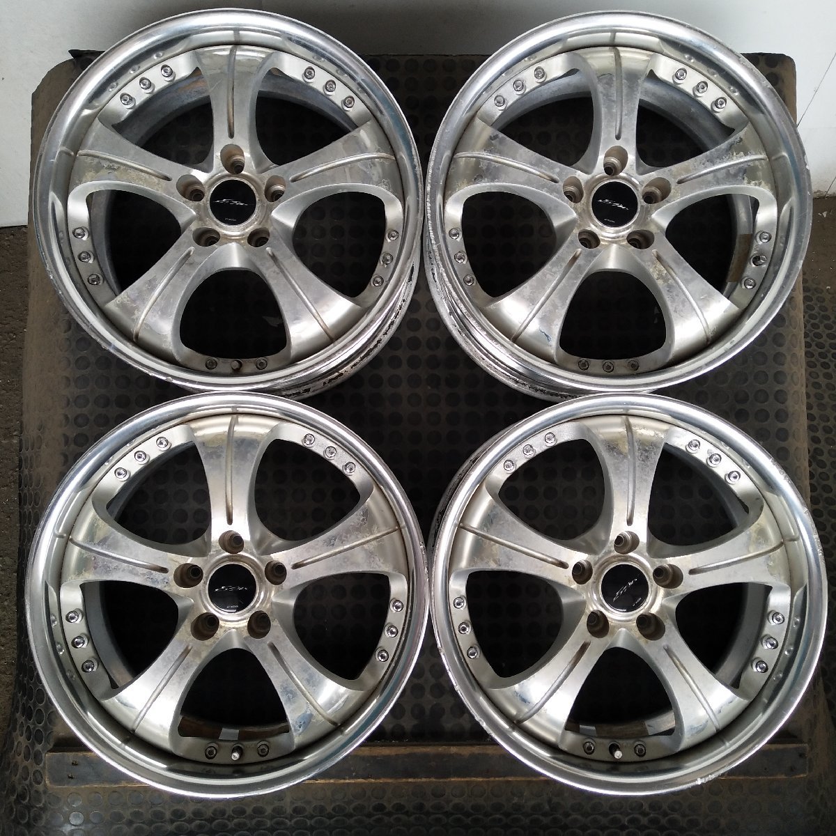 【傷や汚れあり】管理番号：W7-111【4本価額】【18x7.5J 5x114.3 ET+45 ハブ73】ワークWORK ・直接引取可能の落札 ...