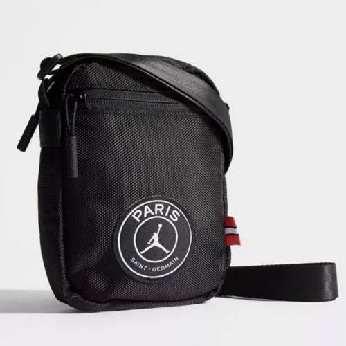 【未使用】新品 ジョーダン JORDAN バッグ PSG パリサンジェルマン ポーチ ショルダーバッグ PARIS NIKE ショルダーバック ...
