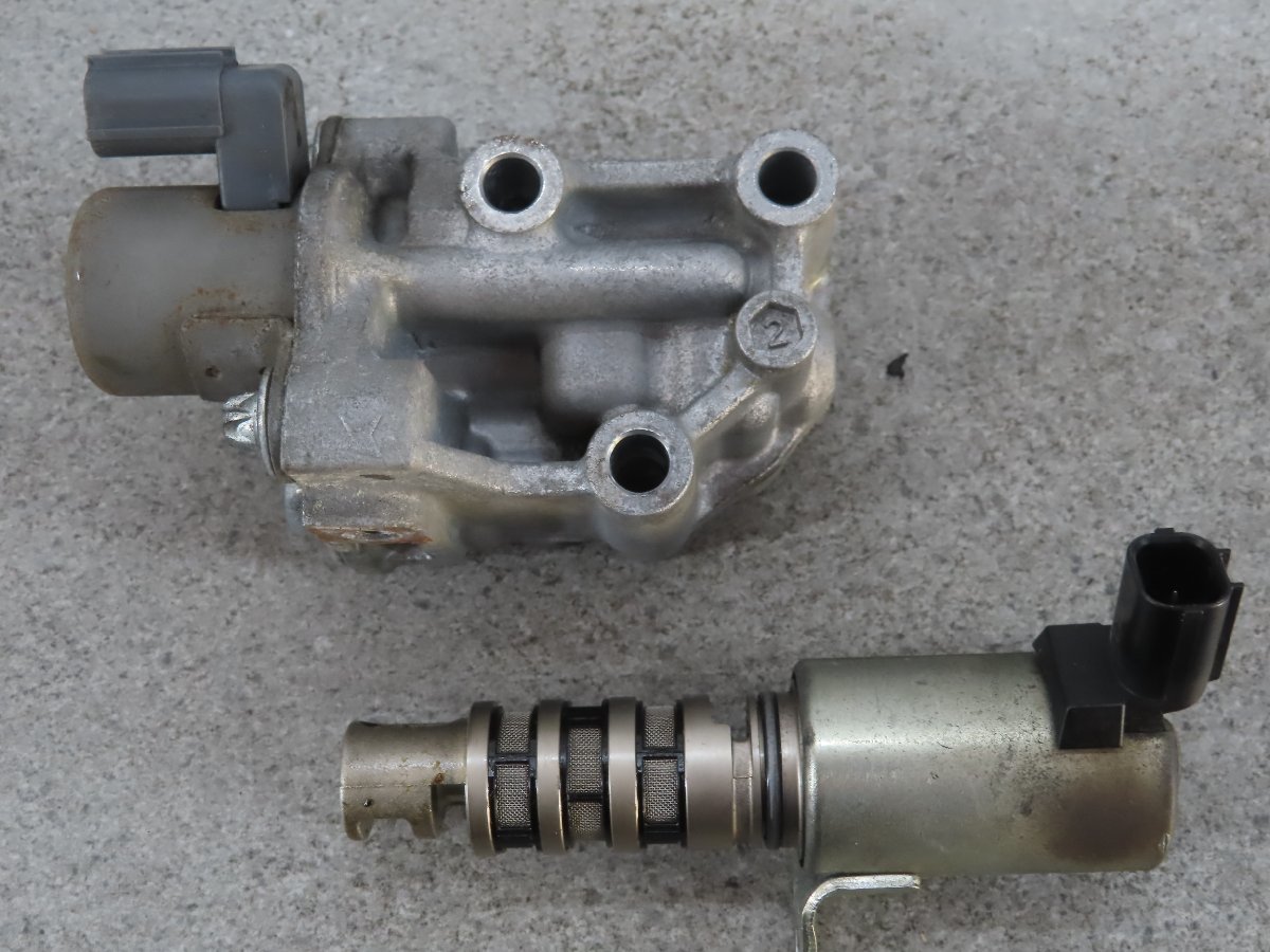 【傷や汚れあり】ホンダ ステップワゴンDBA-RG1 K20A VTEC VTC オイルコントロールバルブ スプールバルブセット ※ 15830-RBB-003 15810-RAD-Y03の ...