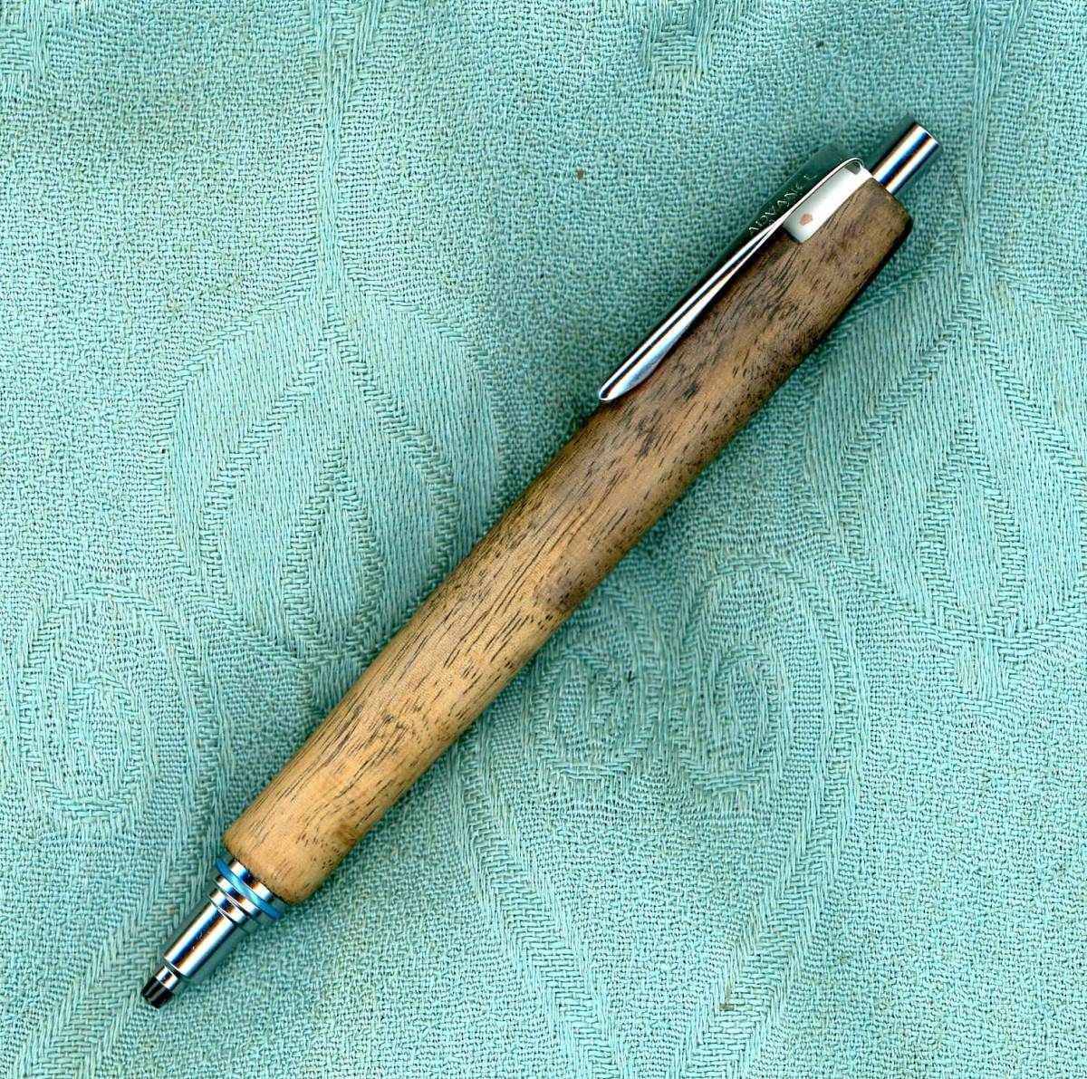 【未使用】三菱鉛筆 クルトガ アドバンス、貴重な黒柿軸、0.5mm芯★KU40の落札情報詳細 - ヤフオク落札価格検索 オークフリー