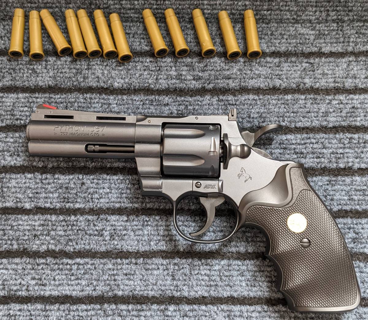 【目立った傷や汚れなし】コルト パイソン 357マグナム 4インチ ブラック クラウンモデル COLT PYTHON 4inchの落札情報詳細 - Yahoo!オークション落札価格検索 オークフリー