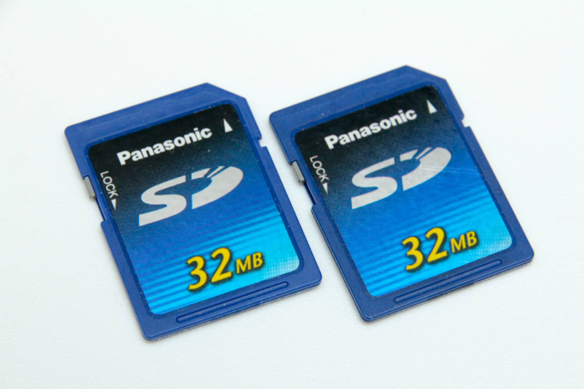 【傷や汚れあり】SDカード 32MB Panasonic 2枚セット の落札情報詳細 - Yahoo!オークション落札価格検索 オークフリー
