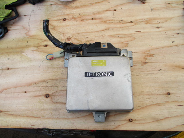 【傷や汚れあり】VOLVO ボルボ240GLのエンジンコンピューター/B230Fの落札情報詳細 - ヤフオク落札価格情報 オークフリー