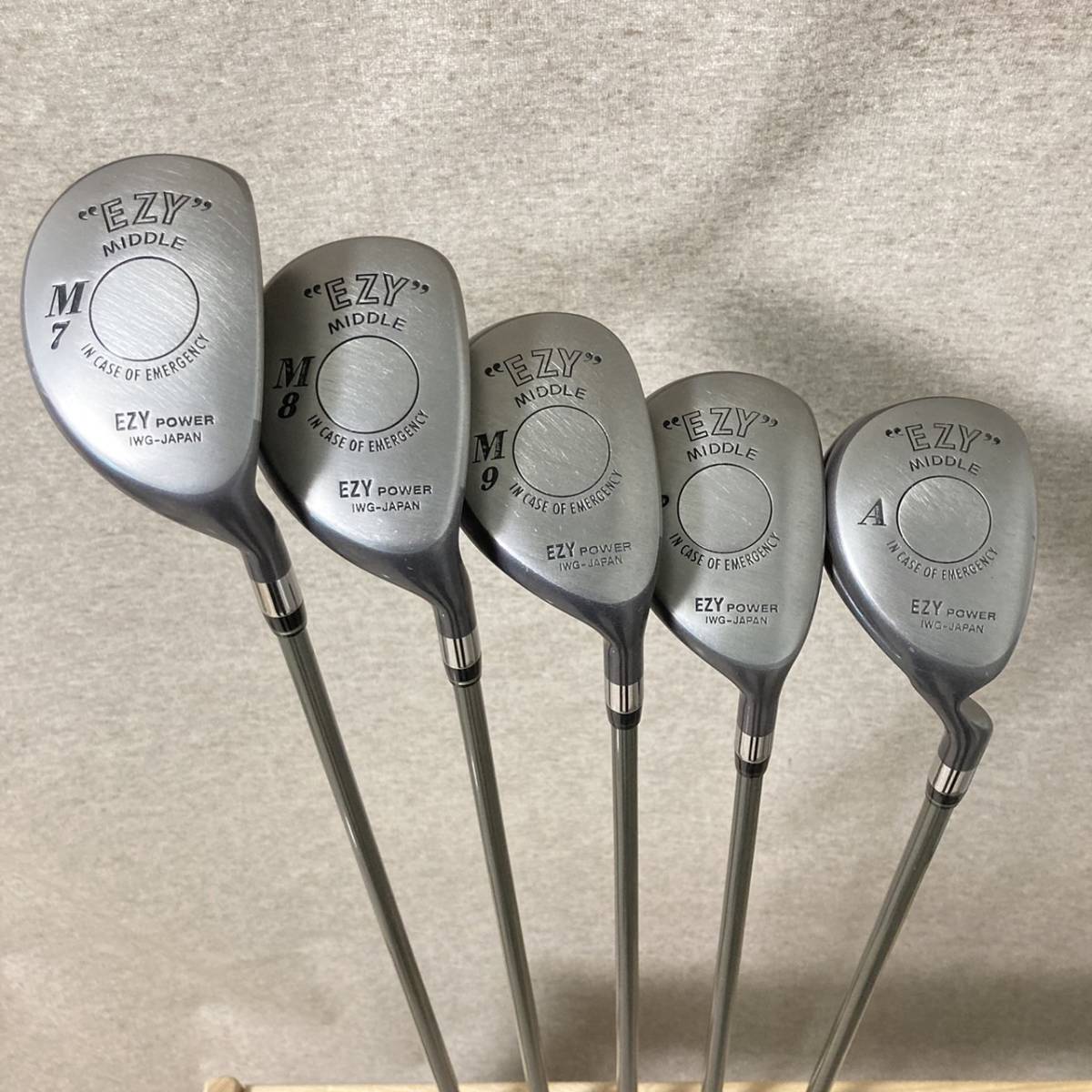 【傷や汚れあり】EZY POWER EZY MIDDLE シニア向け ユーティリティ型アイアン 7.8.9.P.A カーボンシャフト 5本 ...