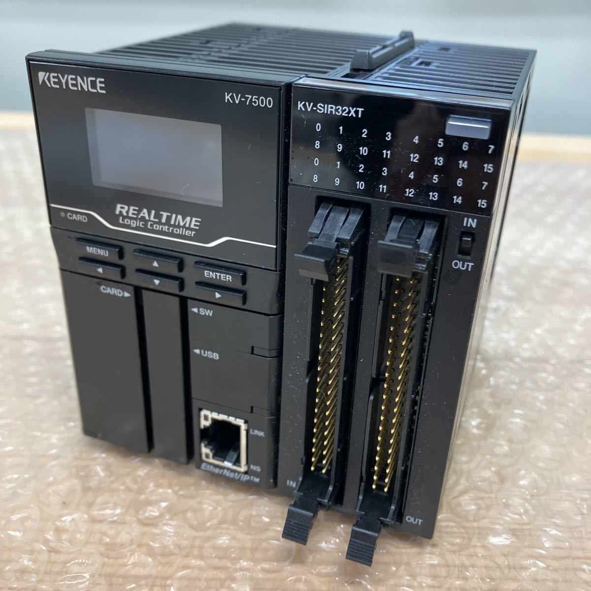 【やや傷や汚れあり】KEYENCE キーエンス KV-7500 新型上位CPU装置 Ethernet/IP 内蔵 CPUユニット KV ...