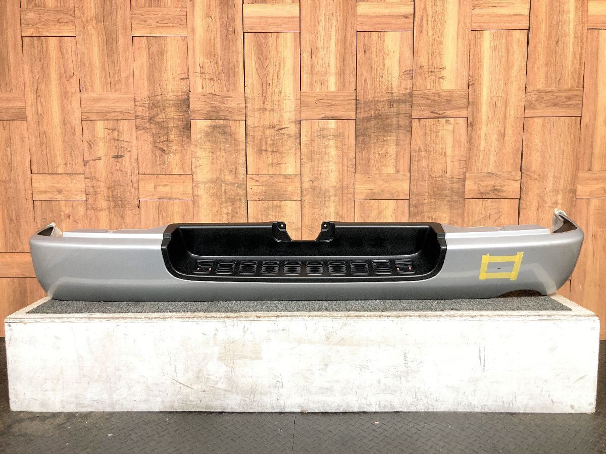 【未使用に近い】未使用訳アリ トヨタ ハイエース H200 純正 リアバンパー 52159-26510-B0 シルバー 個人宅配送不可の落札 ...