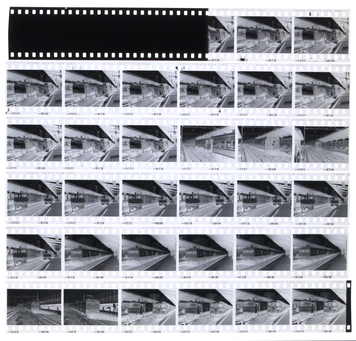 【やや傷や汚れあり】古い鉄道写真 ネガフィルム 『S55.7.16 7.17 8103(EF5812+~),5551,103(EF58129)とまつかぜ』DD51516 EF651130 ...
