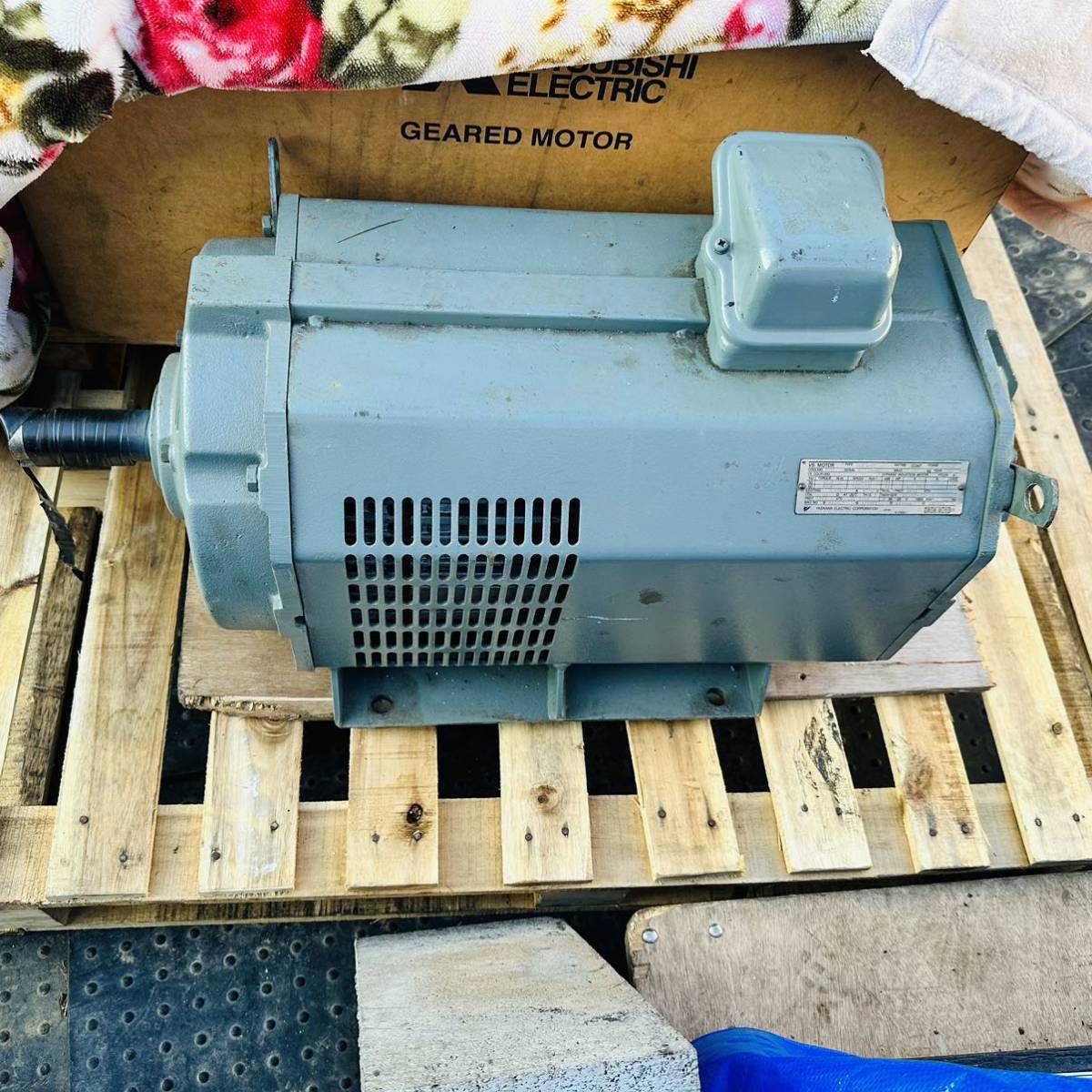 【未使用に近い】ほぼ未使用 YASKAWA 安川 VSモーター VBOZN-Y3 動作品！ の落札情報詳細 - ヤフオク落札価格検索 オークフリー