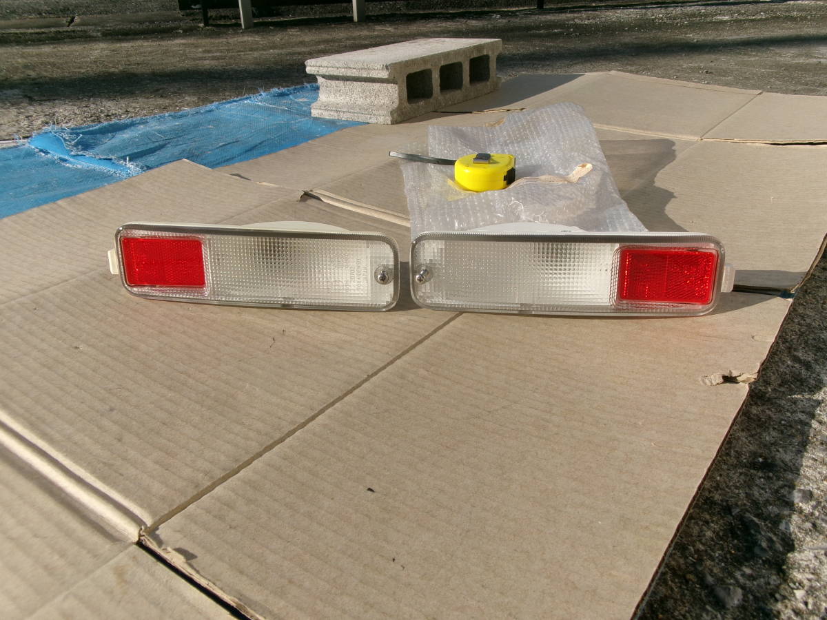 【未使用】トヨタ純正品、ダイハツ共通、リア、バンパーランプ左右セット、適合不明、汎用型？テリオスキッド？品番81502/81503-87401 ...