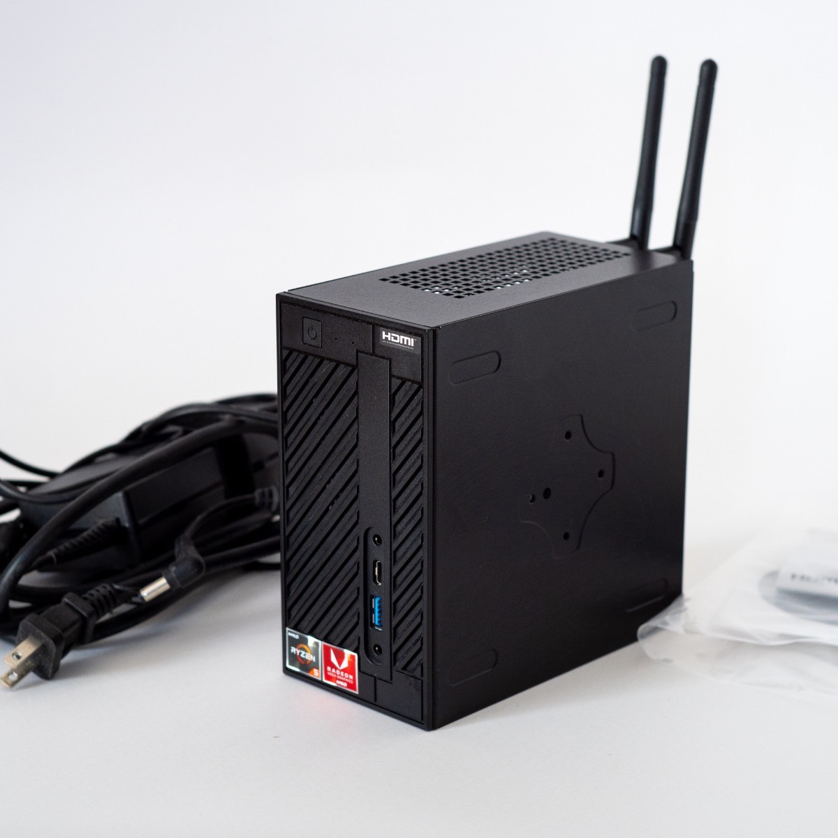 【目立った傷や汚れなし】デスクトップPC mini Ryzen5 3400G 8GBメモリ 256GB SSD Windows 10 Home Windows11対応 ドスパラ Regulus ...