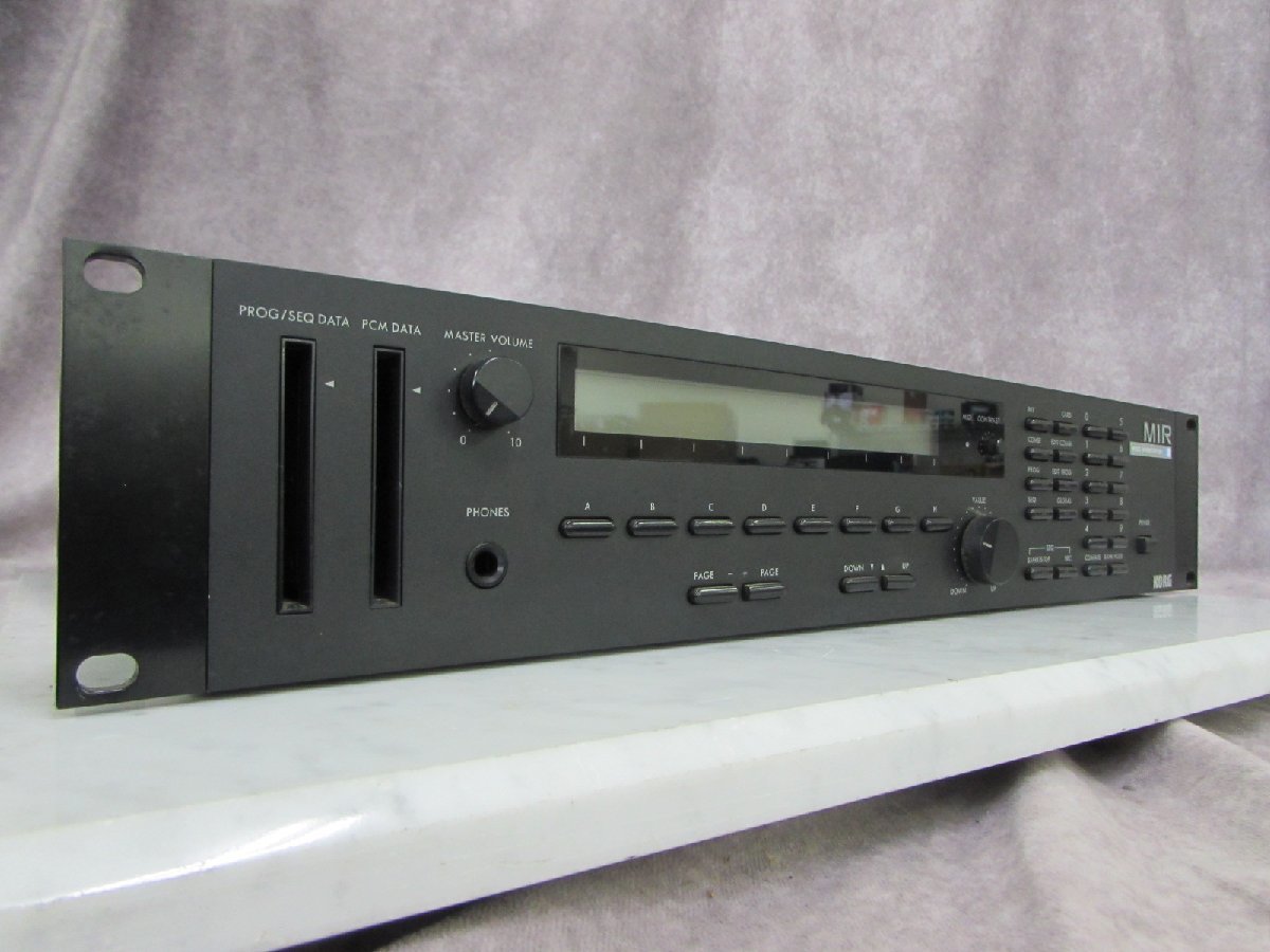 【傷や汚れあり】T【R3-04】【200サイズ】KORG コルグ/M1R ミュージックワークステーション 音源モジュール/ジャンク扱い/※傷 ...