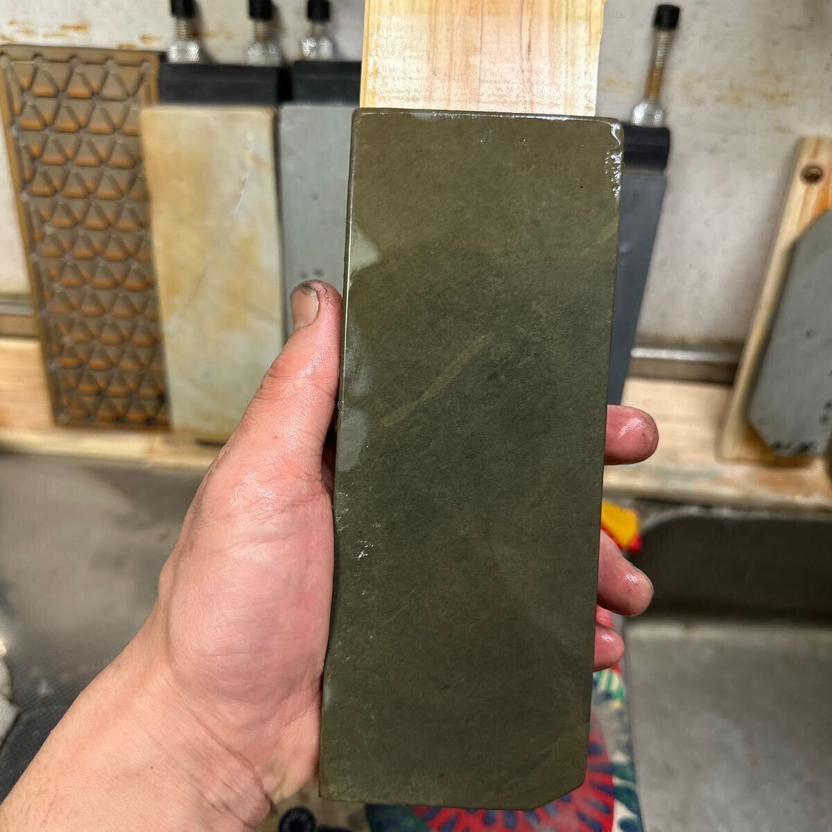 【全体的に状態が悪い】天然砥石 中山 戸前 硬い 最終仕上げ 186 73 15 550gの落札情報詳細 - ヤフオク落札価格検索 オークフリー