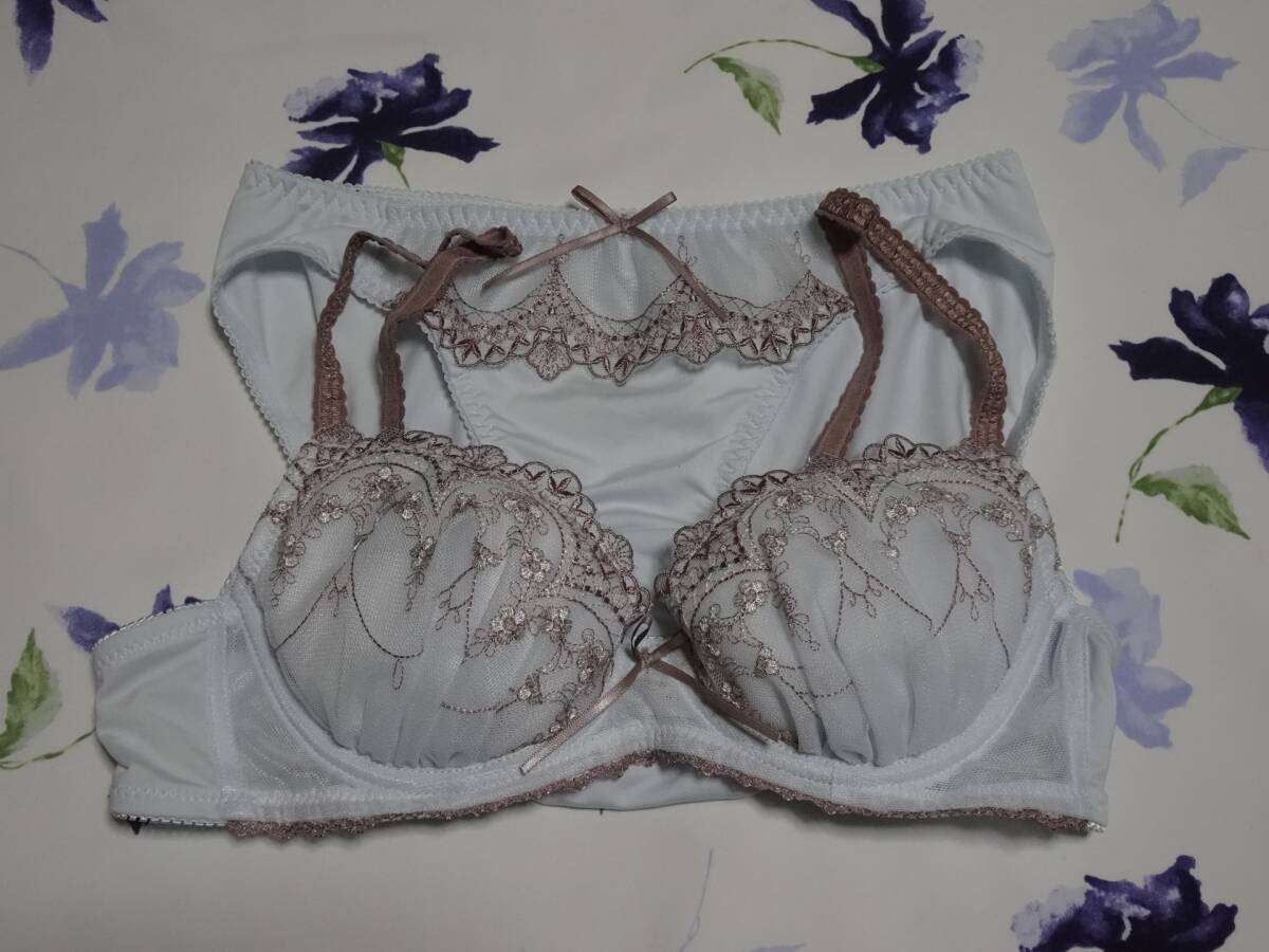 【未使用】ブラ＆ショーツセット ライトブルー B75／M W’BASIC AMPHI アンフィ ワコールの落札情報詳細 - ヤフオク落札価格検索 オークフリー