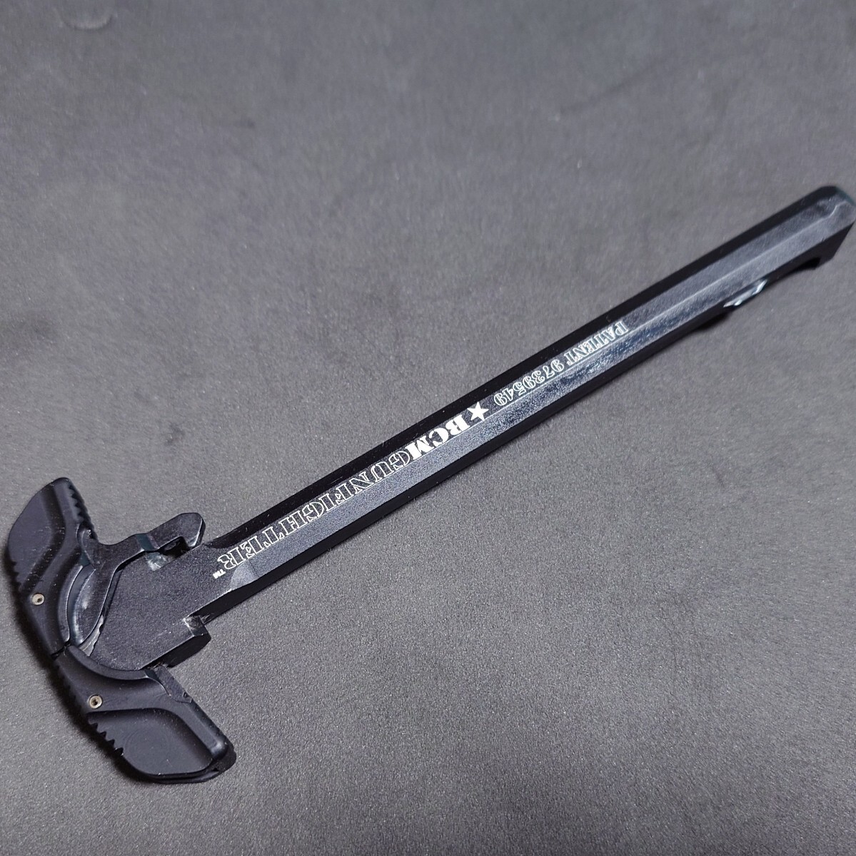 【やや傷や汚れあり】実物 BCM アンビ チャージングハンドル Ambidextrous Charging Handle (5.56mm ...