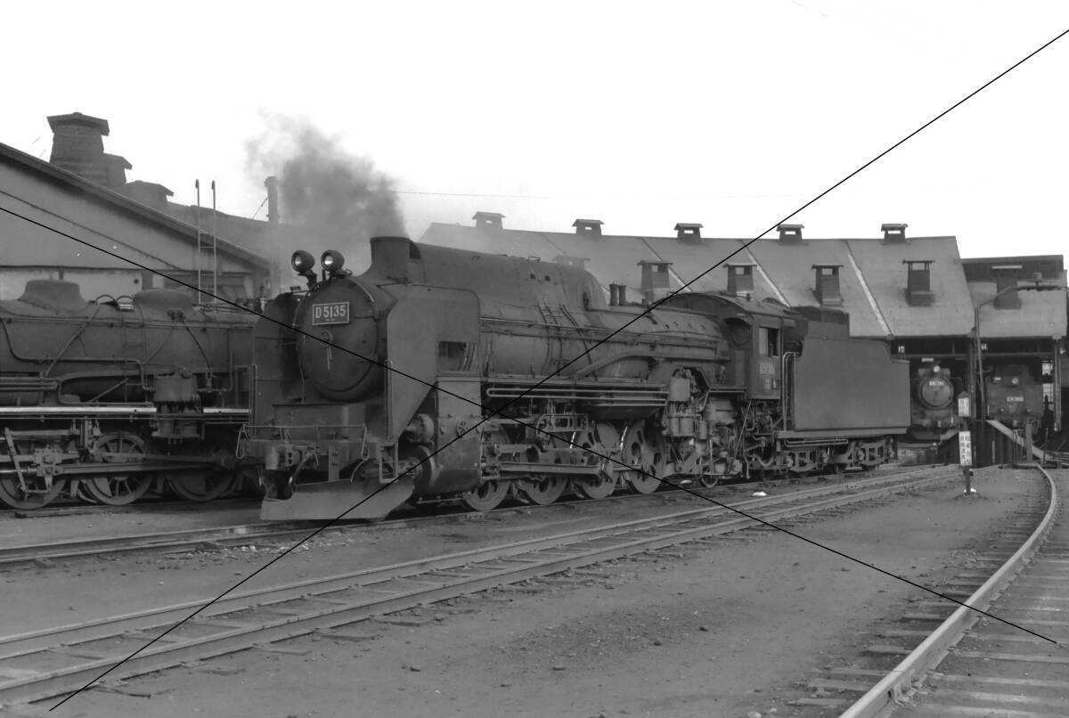 【目立った傷や汚れなし】最終コマ！D51-35〔會〕ナメクジ/形式入№＝昭和40年代のSLモノクロネガ35mm1コマ/新津機関区/単機/S43.3.30/著作権譲渡証明書=有りor無しの落札 ...