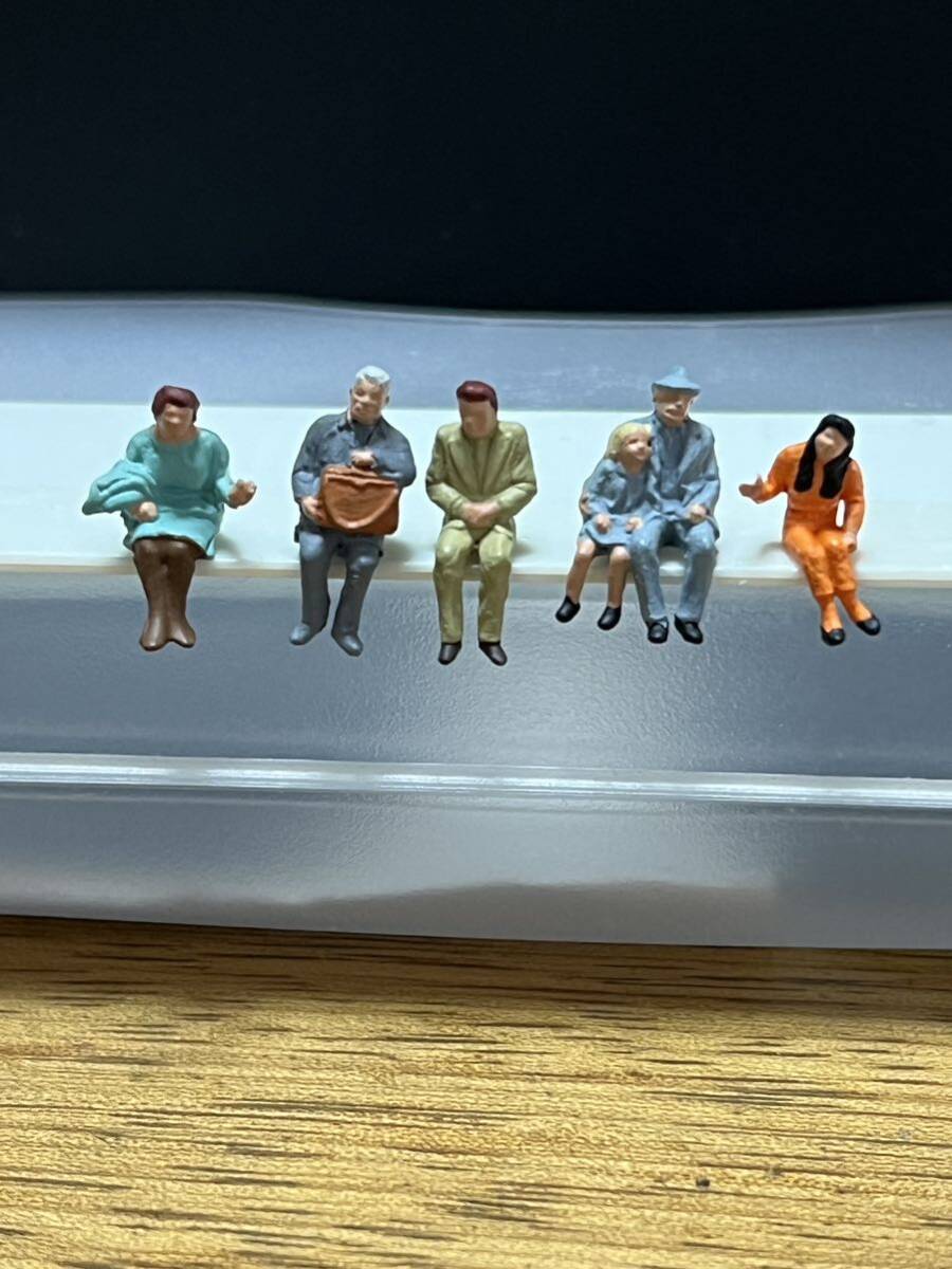 【未使用に近い】 プライザー PREISER 座っている人 アソート② 6体 ジャンク扱 鉄道模型 Models 情景 背景にの落札情報詳細 ...