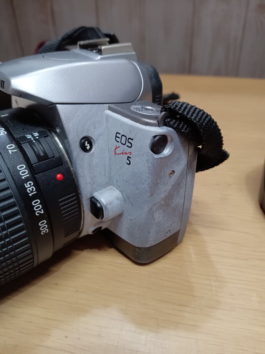 【やや傷や汚れあり】Canon EOS Kiss5 シルバー 68015373 TAMRON AF ASPHERICAL XR 28-300mm 3.5-6.3 MACRO キャノン イオス ...