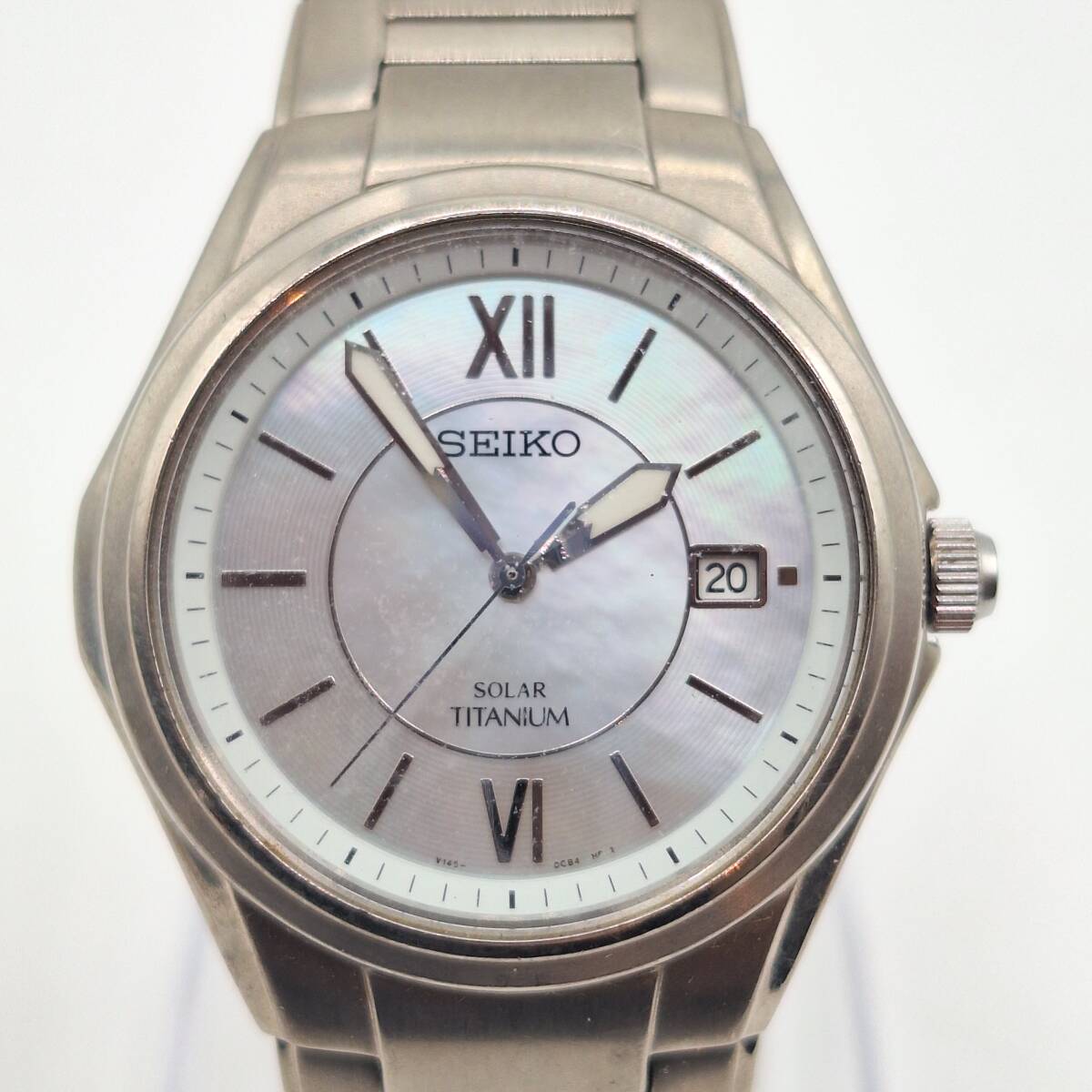 【目立った傷や汚れなし】SEIKO セイコー V145-0BA0 TITANIUM 腕時計 ソーラー チタン デイト シルバー シェル文字盤 アナログ 3針 メンズ 時計 【7013】の落札 ...